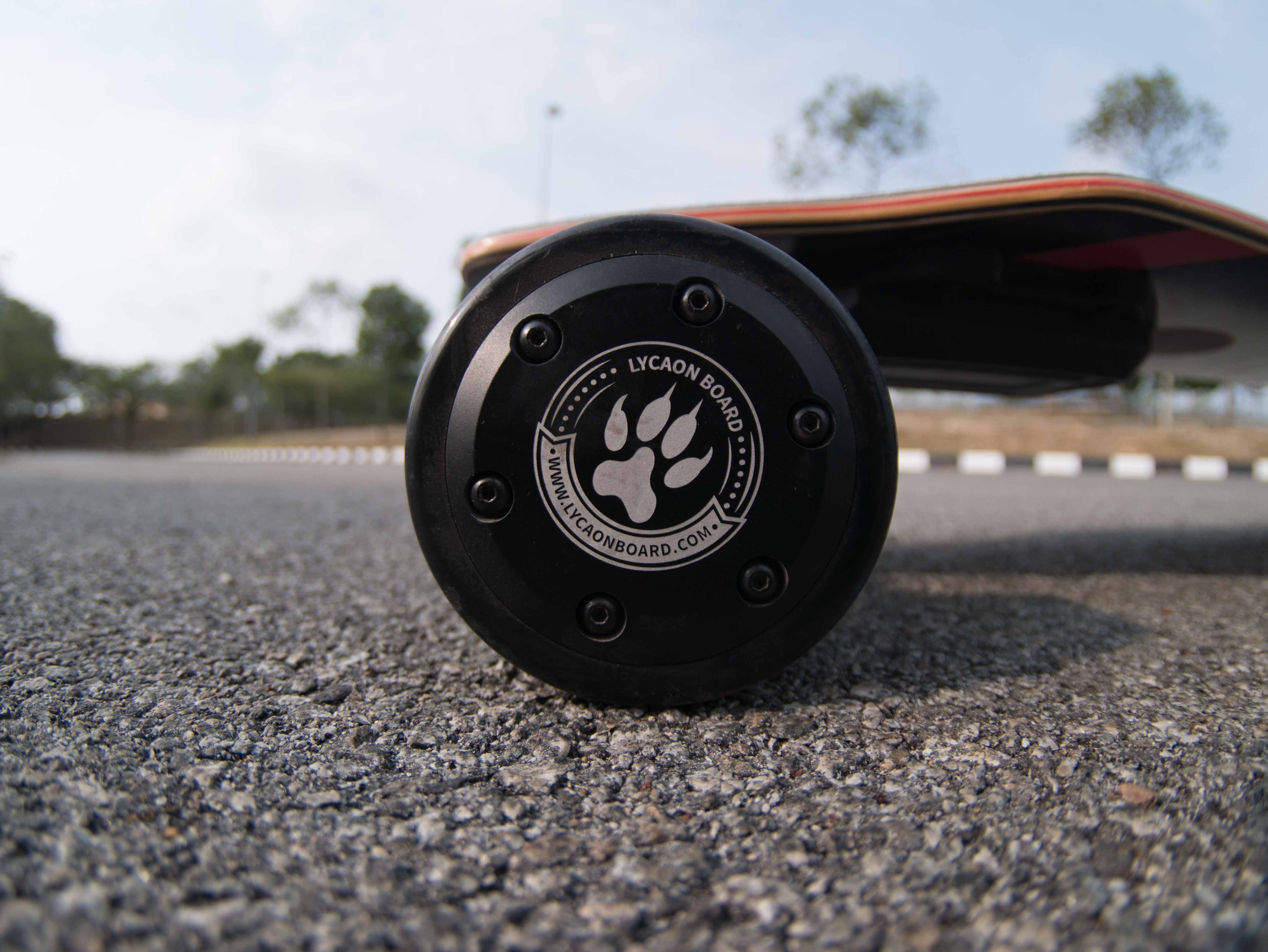 Lycaon GR - Incredible range. and...? - Electric Skateboard HQ