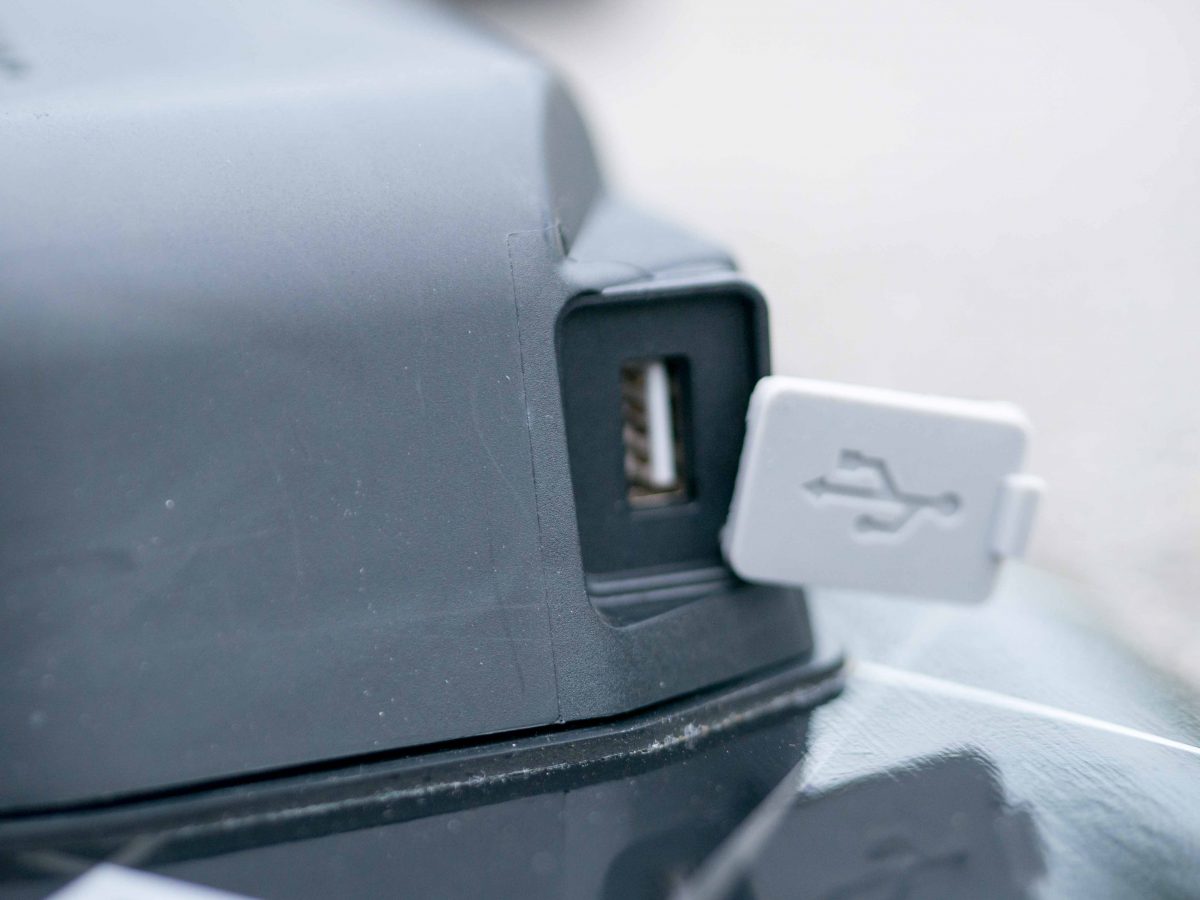 Backfire G3 Review - The board in the middle. - Electric Skateboard HQ