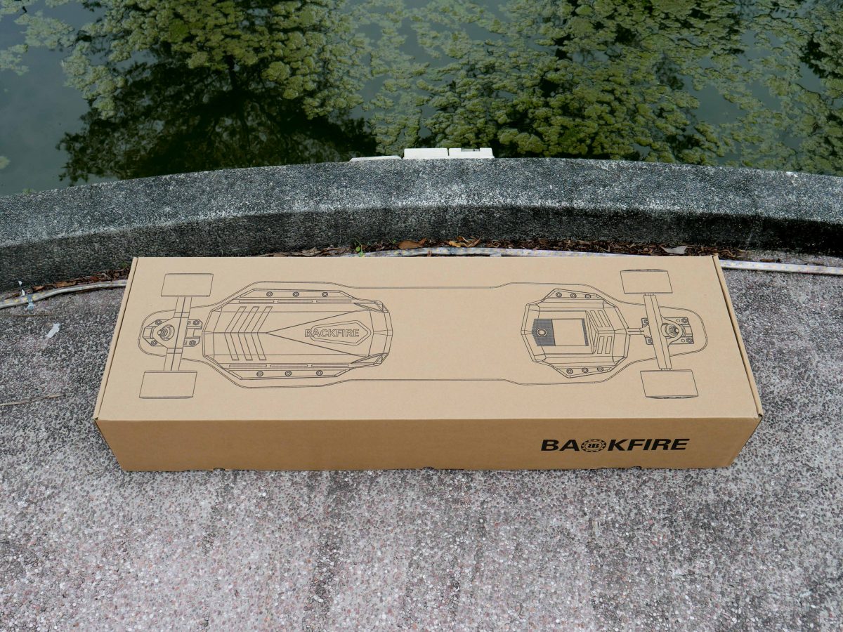 Backfire G3 Review - The board in the middle. - Electric Skateboard HQ