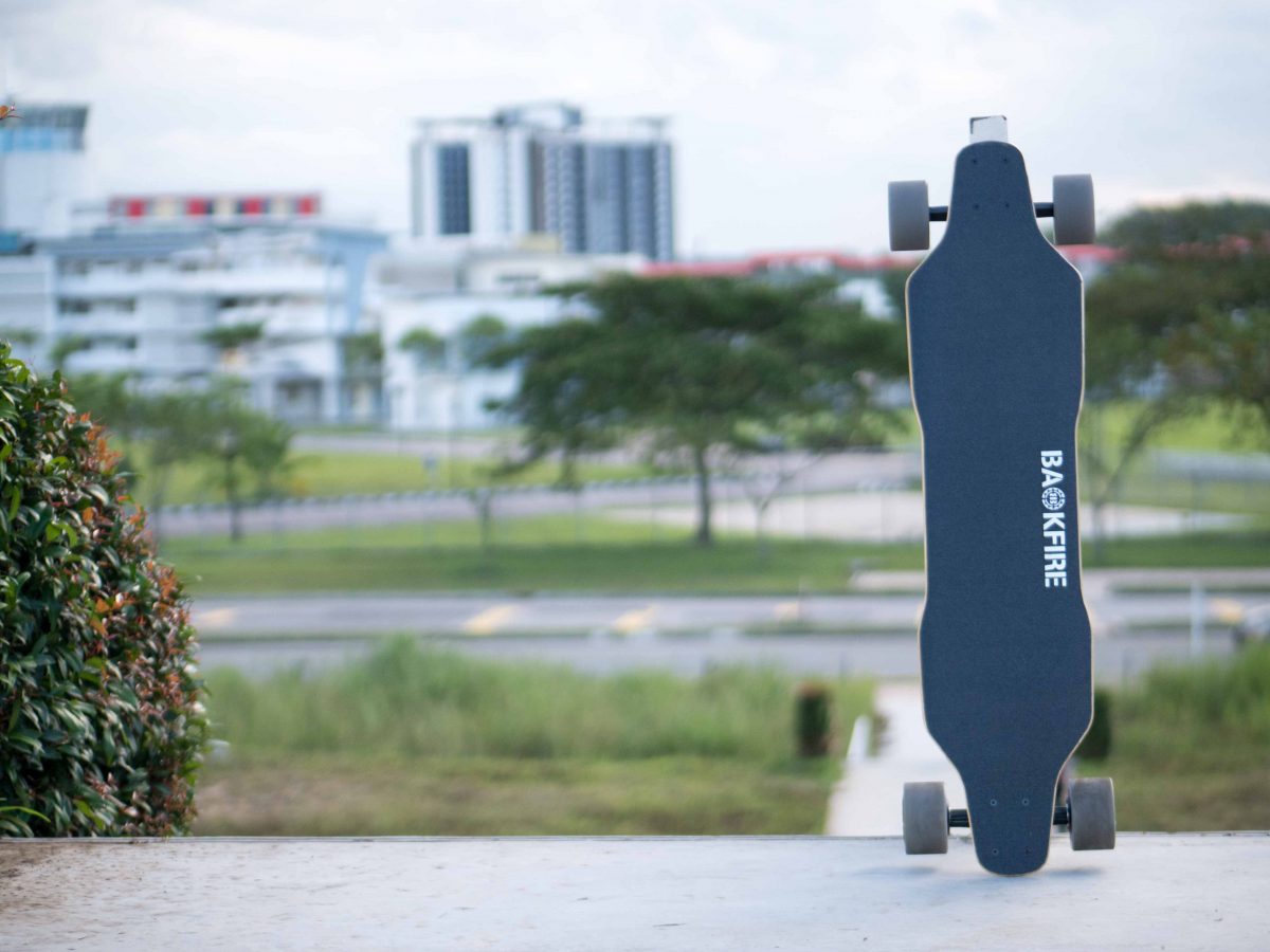 Backfire G3 Review - The board in the middle. - Electric Skateboard HQ